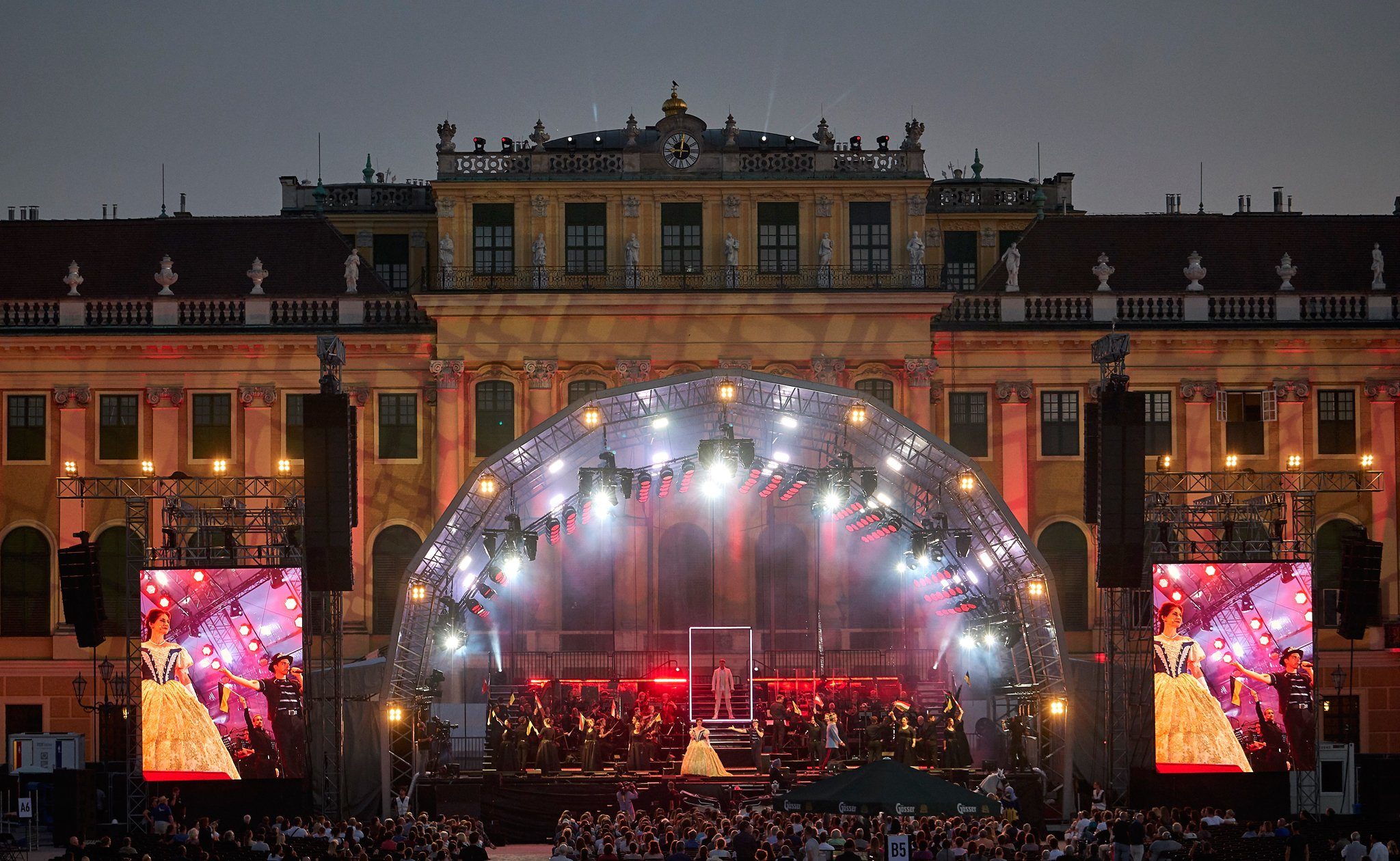 Musical "Elisabeth" mit voller Besetzung in Schönbrunn