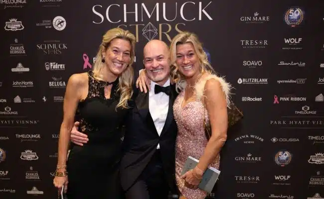 Zahnärztinnen überbieten sich bei Schmuckstars-Auktion